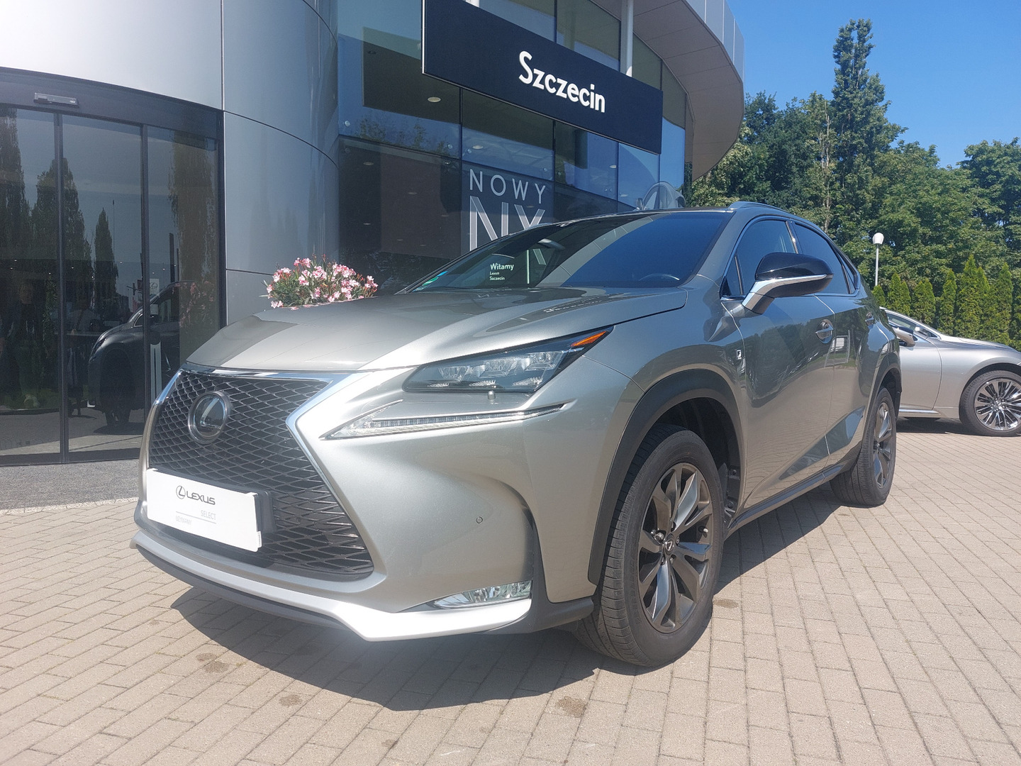 Lexus - Używane z salonu - Lista samochodów już od 28 900 zł