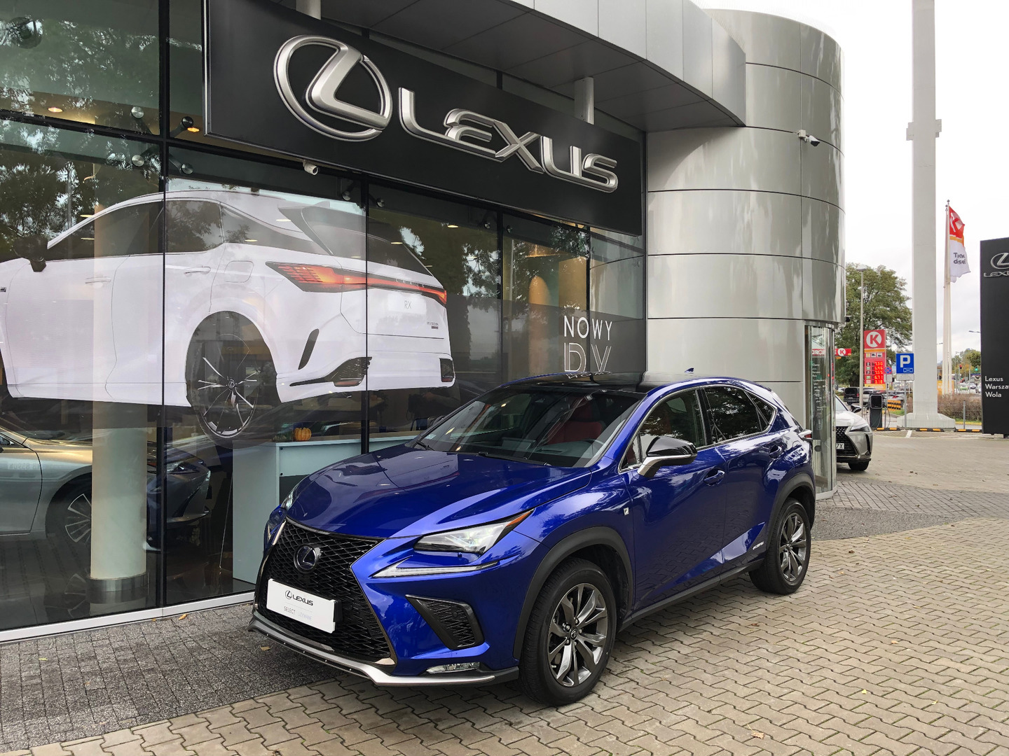 Oferta samochodu Lexus NX 2.5 Hybryda 2019 199 900 zł brutto Lexus ...