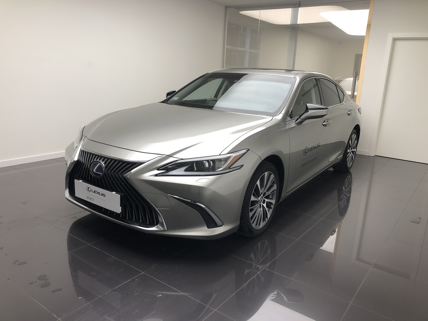 Oferta samochodu Lexus ES 2.5 Hybryda 2021 199 900 zł brutto Lexus Warszawa Radość