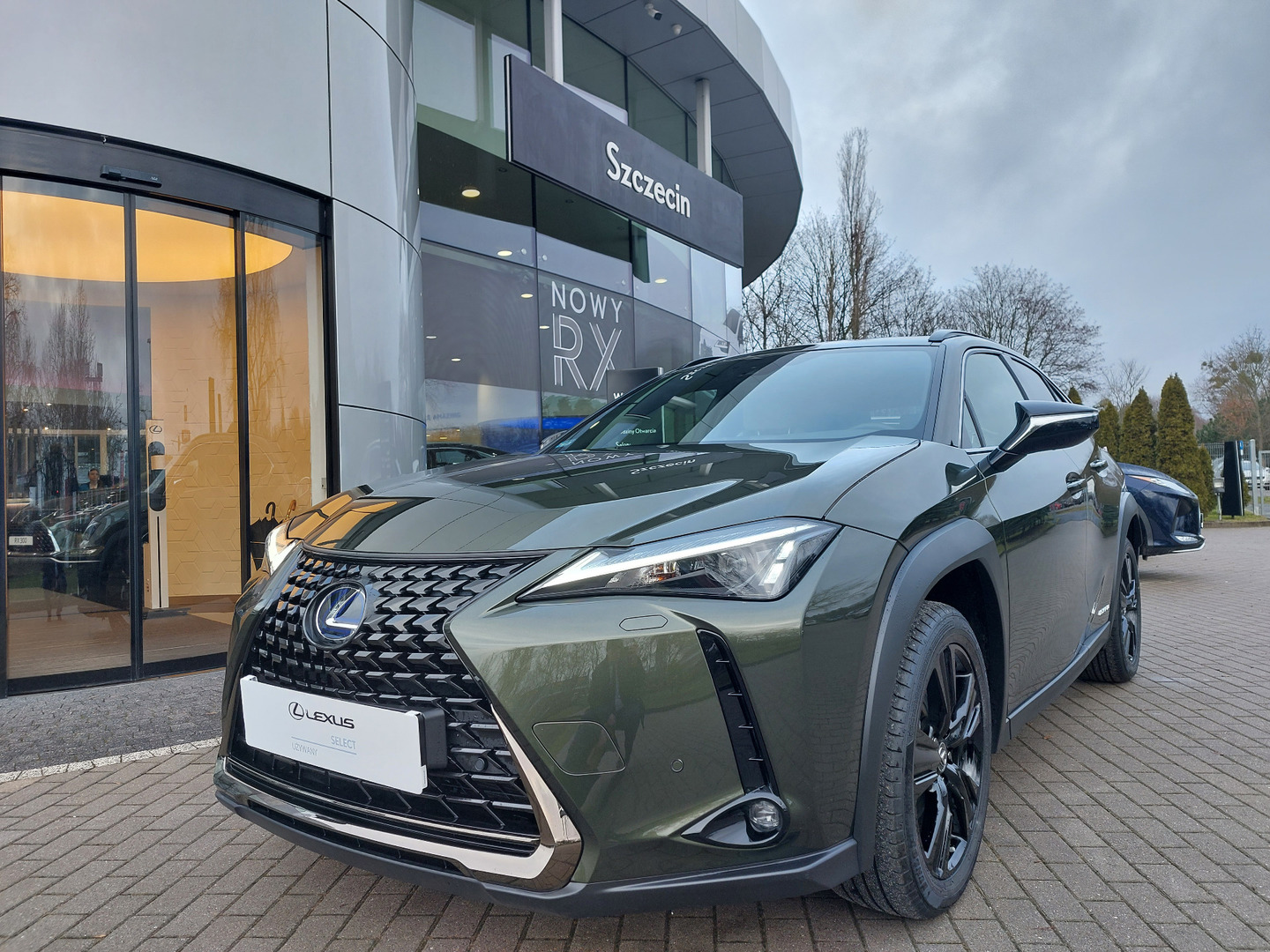 Oferta samochodu Lexus UX 2.0 Hybryda 2022 169 400 zł brutto Lexus Szczecin