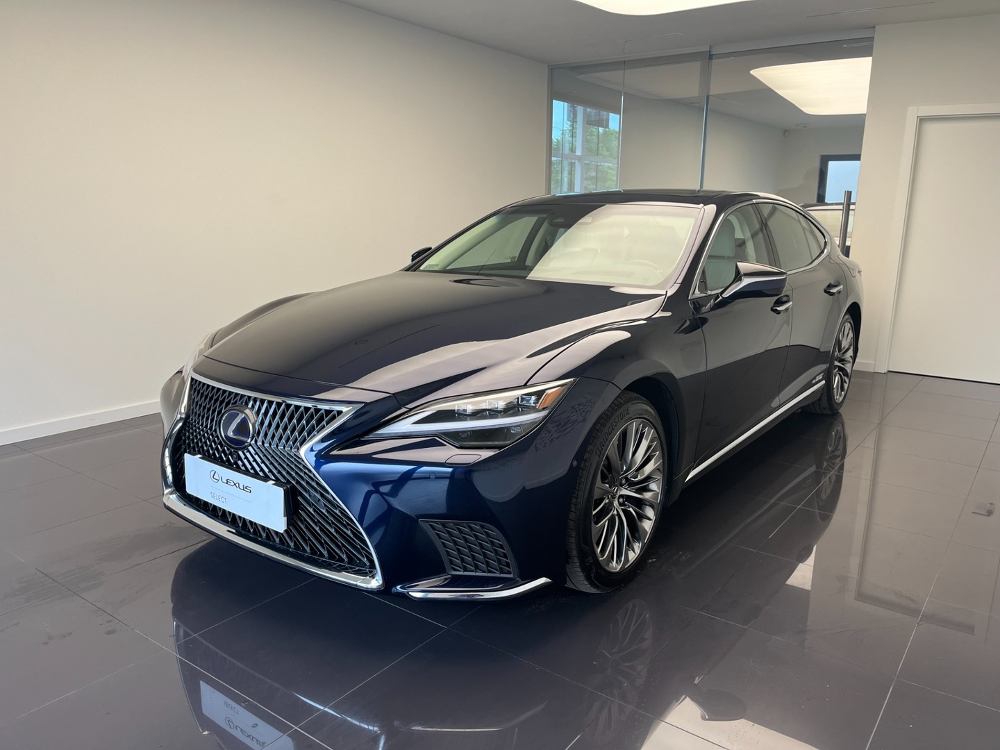 Oferta samochodu Lexus LS 3.5 Hybryda 2022 489 000 zł brutto Lexus ...
