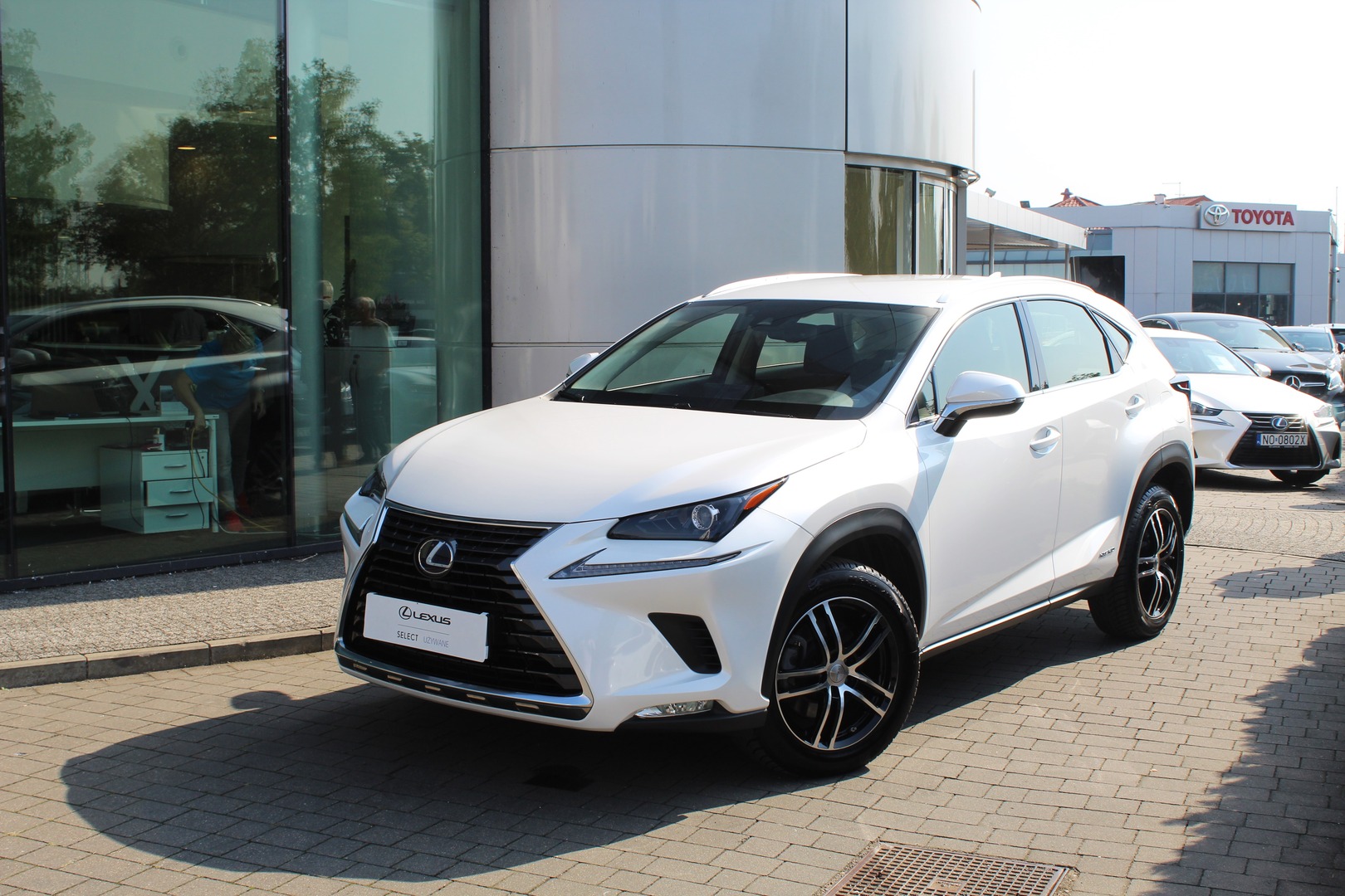 Oferta samochodu Lexus NX 2.5 Hybryda 2021 157 000 zł brutto Lexus ...