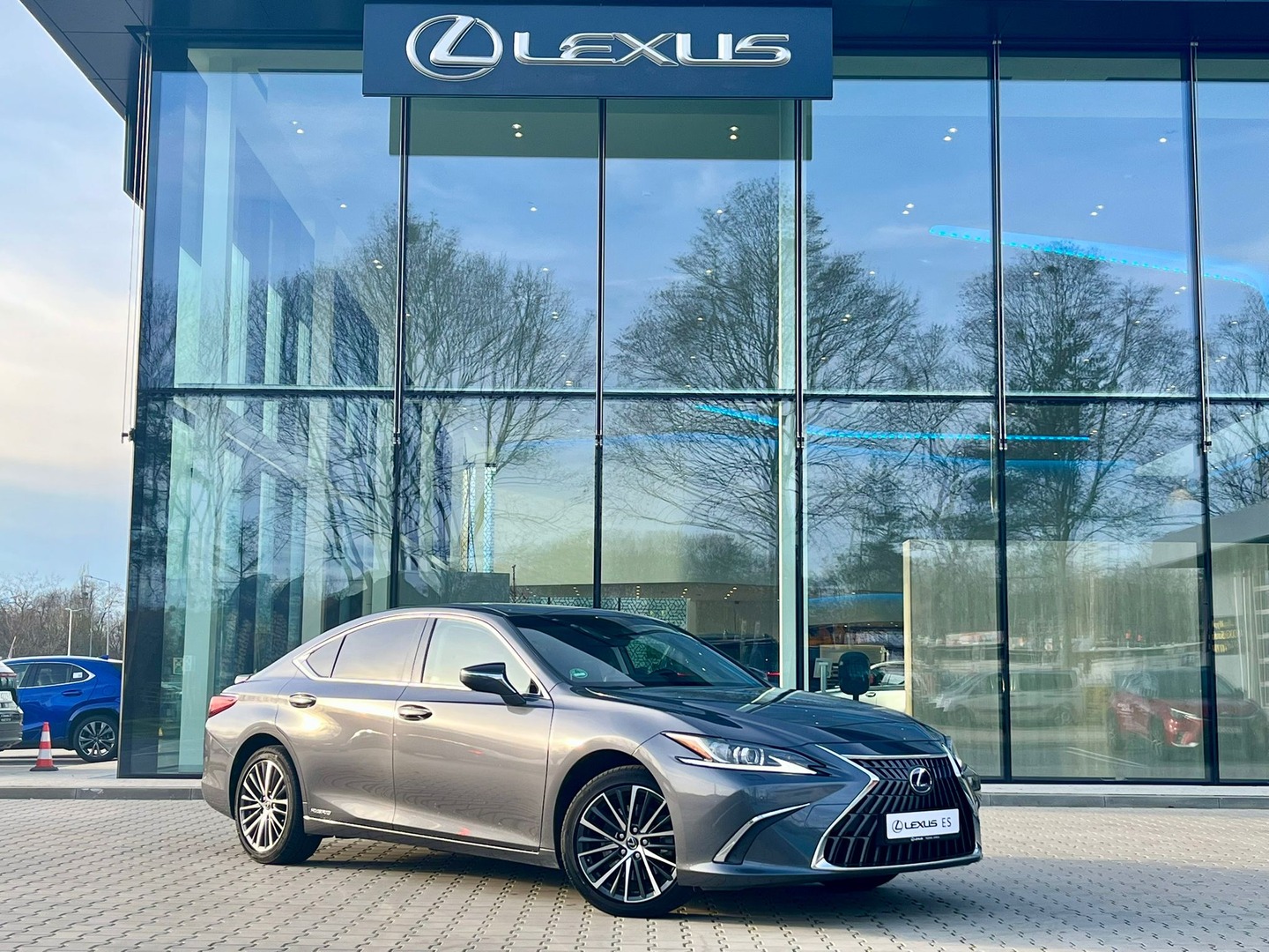 Oferta samochodu Lexus ES 2.5 Hybryda 2022 169 900 zł brutto Lexus ...